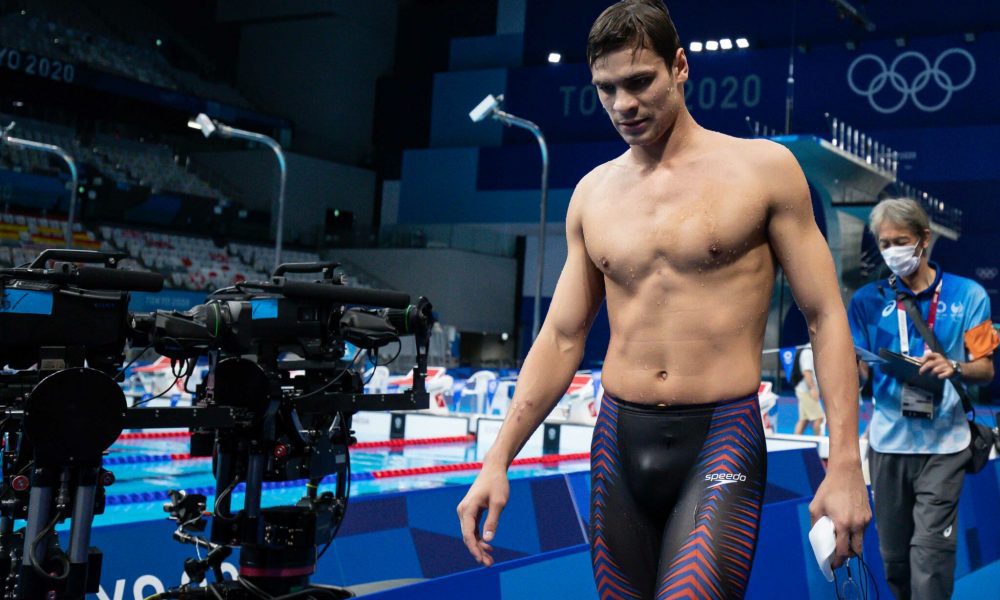 Speedo ditches Olympic champion for attending Putin rally