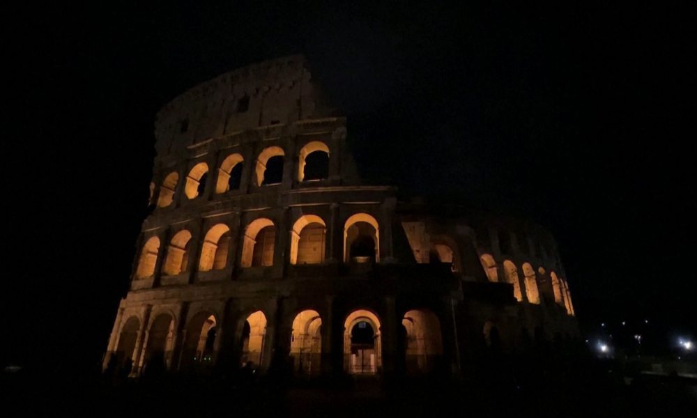 Iconic landmarks go dark for Earth Hour